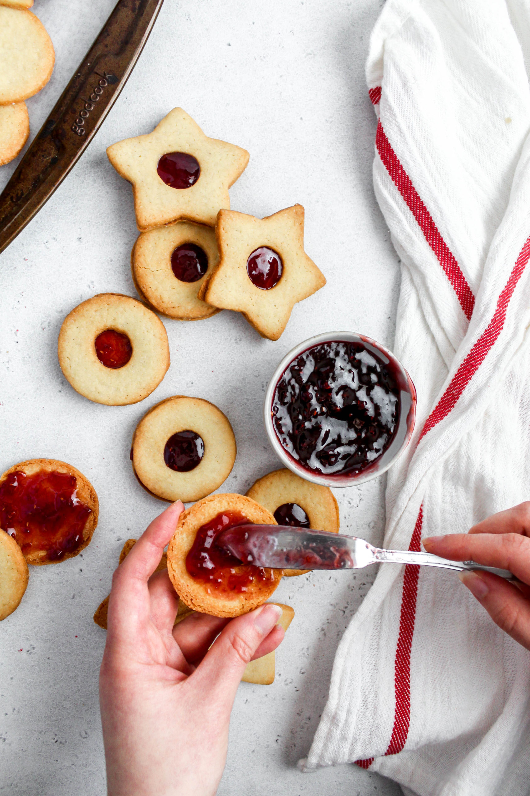 Almond Linzer Cookies Recipe - Tasty Treat Pantry
